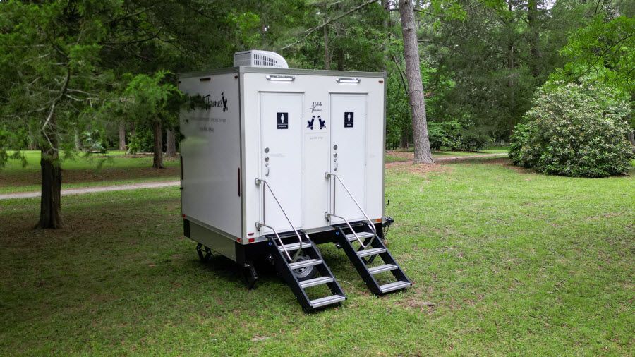 Wedding Bathroom Basket | Genius Ideas Your Guests Will Love