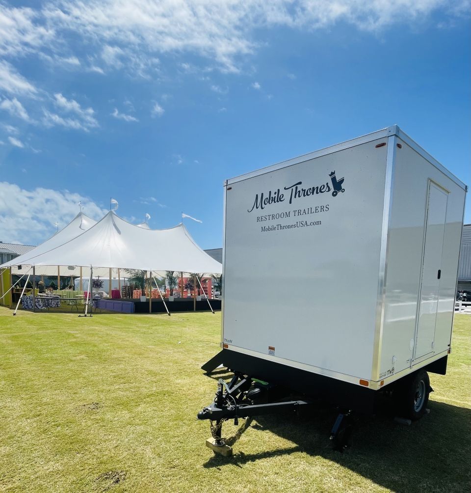 Outdoor Wedding Restrooms in Tennessee | Mobile Thrones