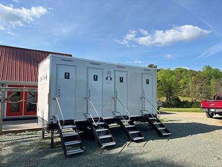 Bathroom Trailer Rentals | Mobile Thrones