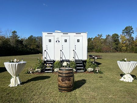 Bathroom Trailer Rentals | Mobile Thrones